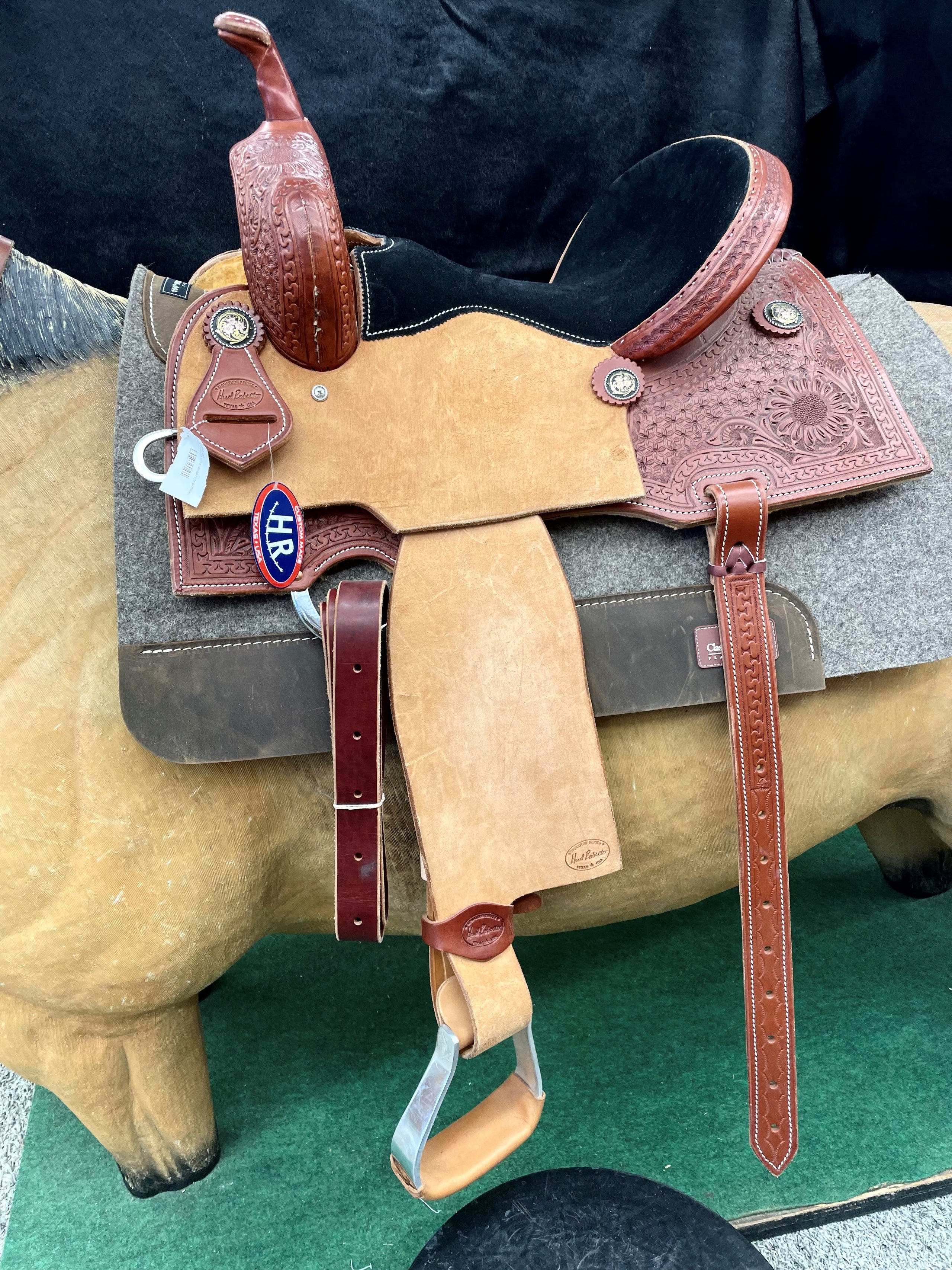 HR SADDLES 14 1/2" SIGNATURE BARREL CHESTNUT LYS SADDLE | Young's ...
